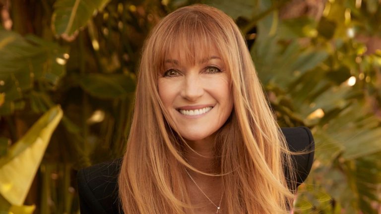 Jane Seymour À 70 Ans Lancienne James Bond Girl Exhibe Un Corps En Pleine Forme Sur Une